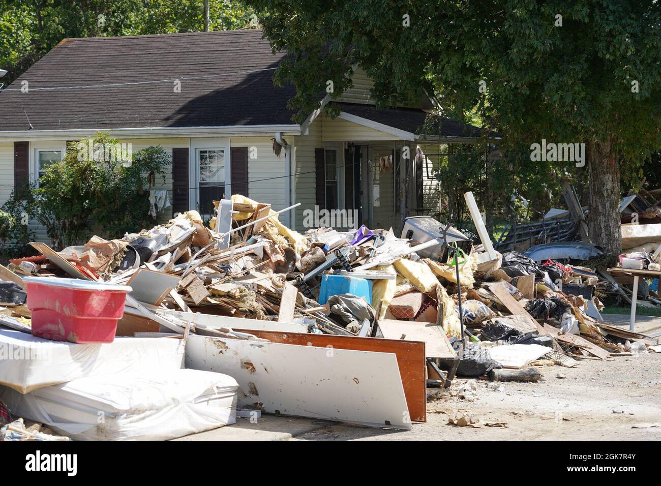 Waverly, TN (August 28, 2021) - Survivors of flooding in Waverly ...