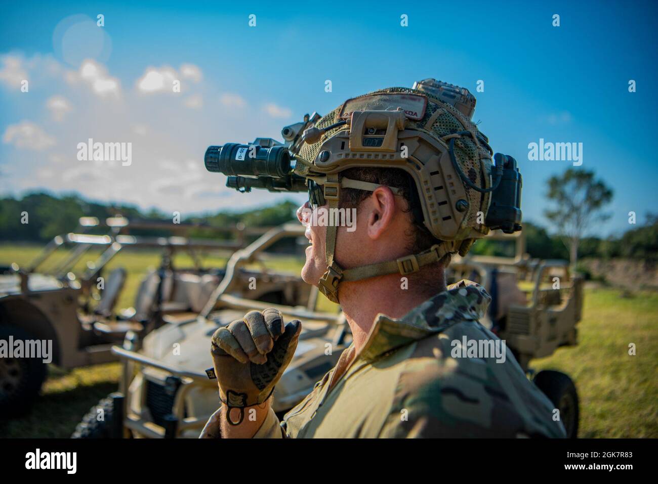 U.S. Air Force Special Tactics Airmen from the Expeditionary Special ...