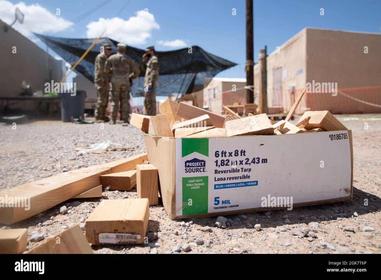 Soldiers assigned to the 40th Brigade Engineer Battalion, 2nd Armored ...