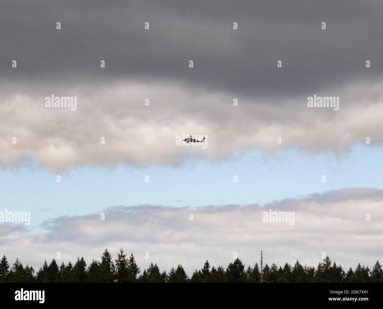 1st Lt. Hunter Purvis and CW2 Daniel Nembhard, AH-64 Apache helicopter ...