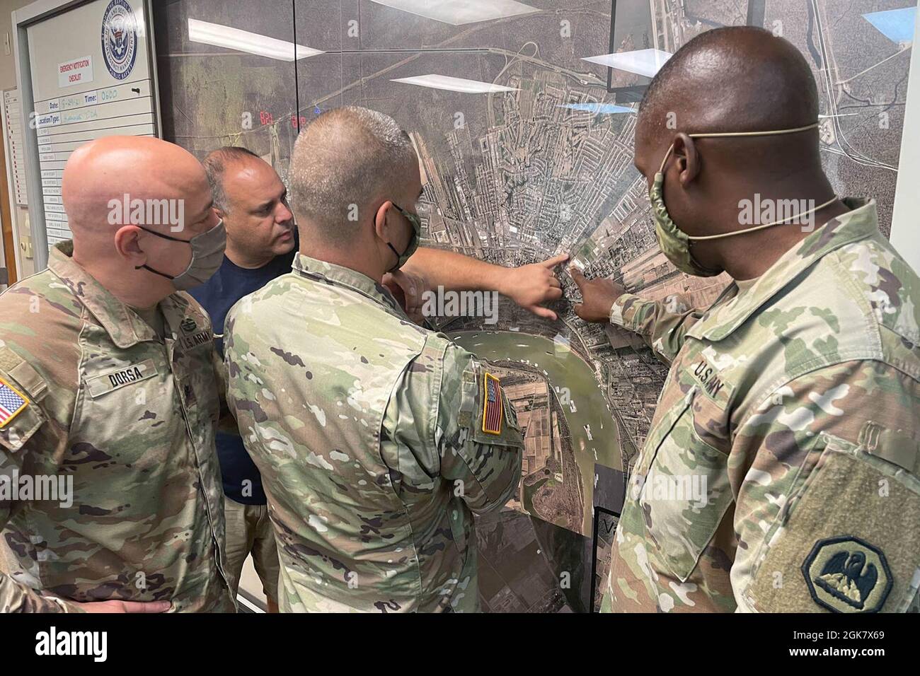 Soldiers with the Louisiana National Guard conduct search and rescue ...