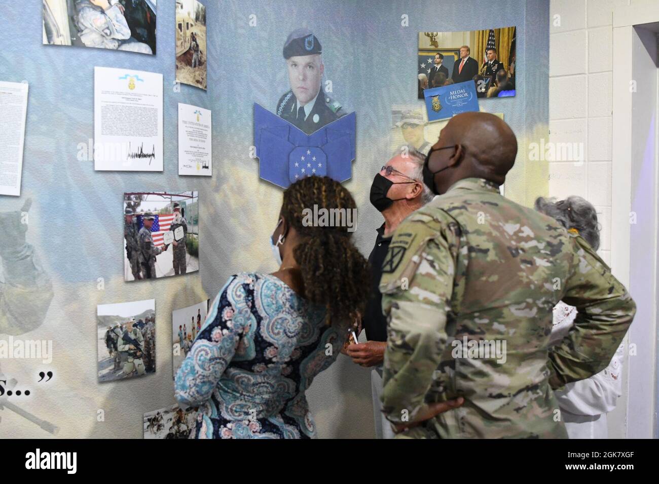 Col. Damon Harris, 2nd Brigade Combat Team commander, and his wife join ...