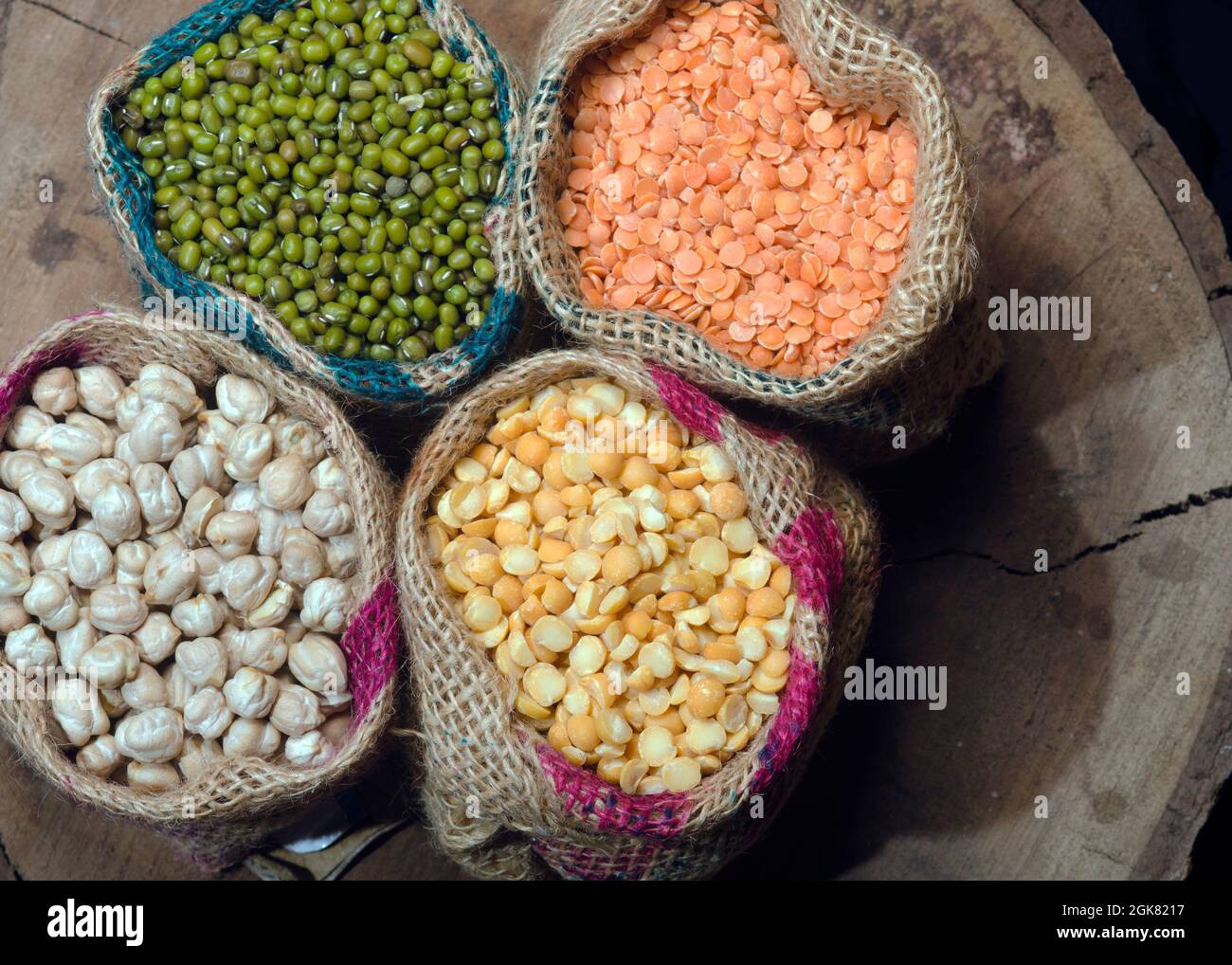 Yellow split peas, Green gram, Chickpeas, and Lentils in sacks Stock ...