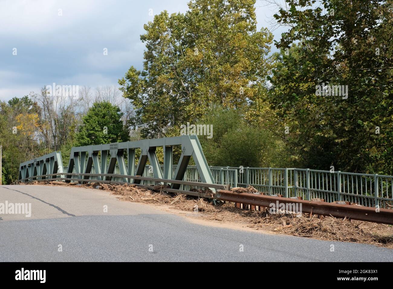 Debris on bridge Stock Photo - Alamy