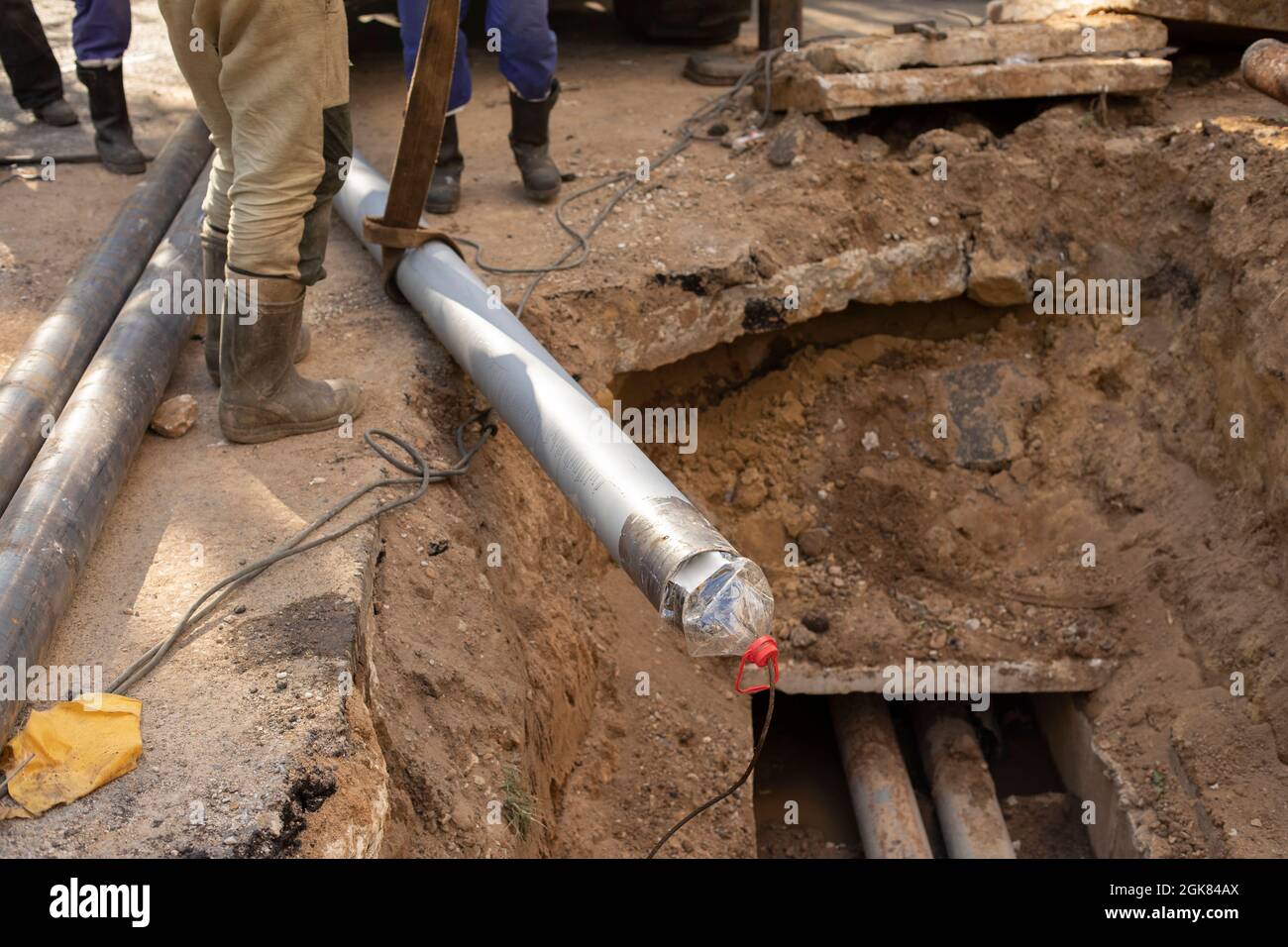 Laying of pipes hi-res stock photography and images - Alamy