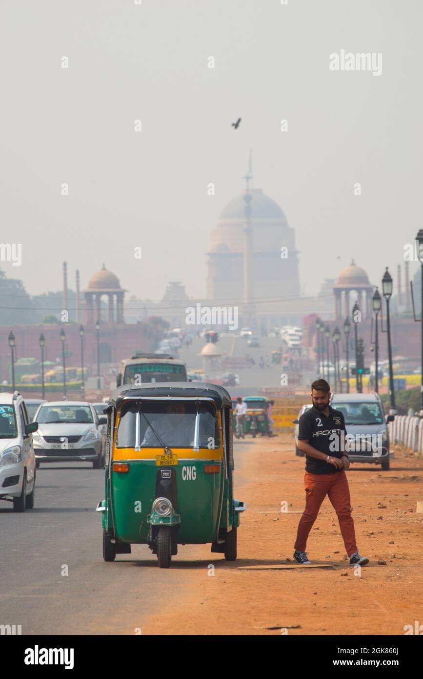 The Rajpath boulevard, Rashtrapati Bhava in the distance, New Delhi ...