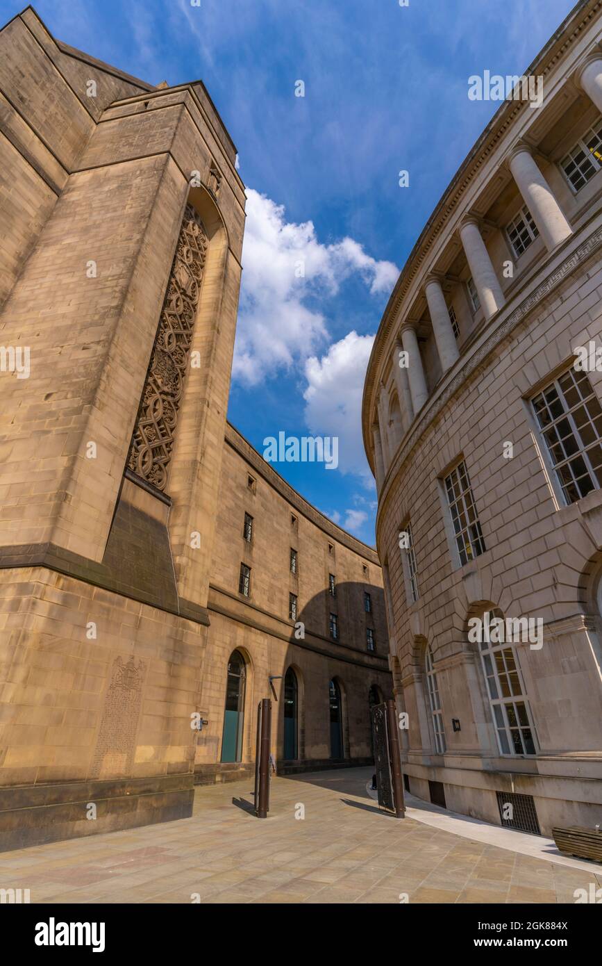 Manchester central library exterior hi-res stock photography and images ...