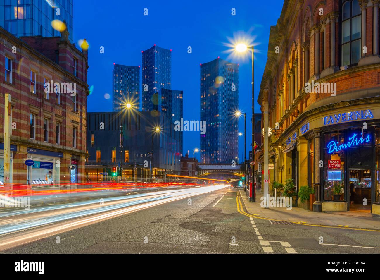 Cityscape sky at night manchester hi-res stock photography and images ...
