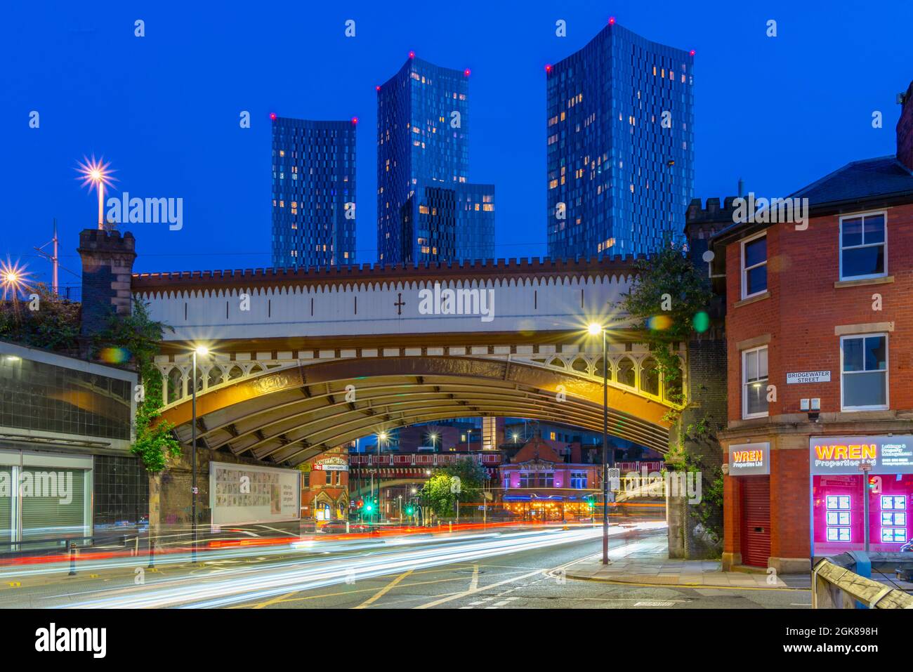 Manchester night building architecture hi-res stock photography and ...