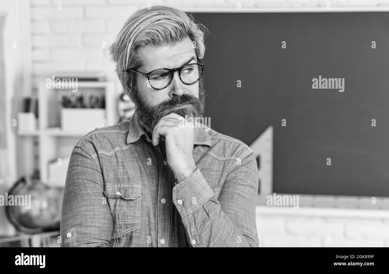 Intellectual task. Cognitive development. Teacher work at college ...