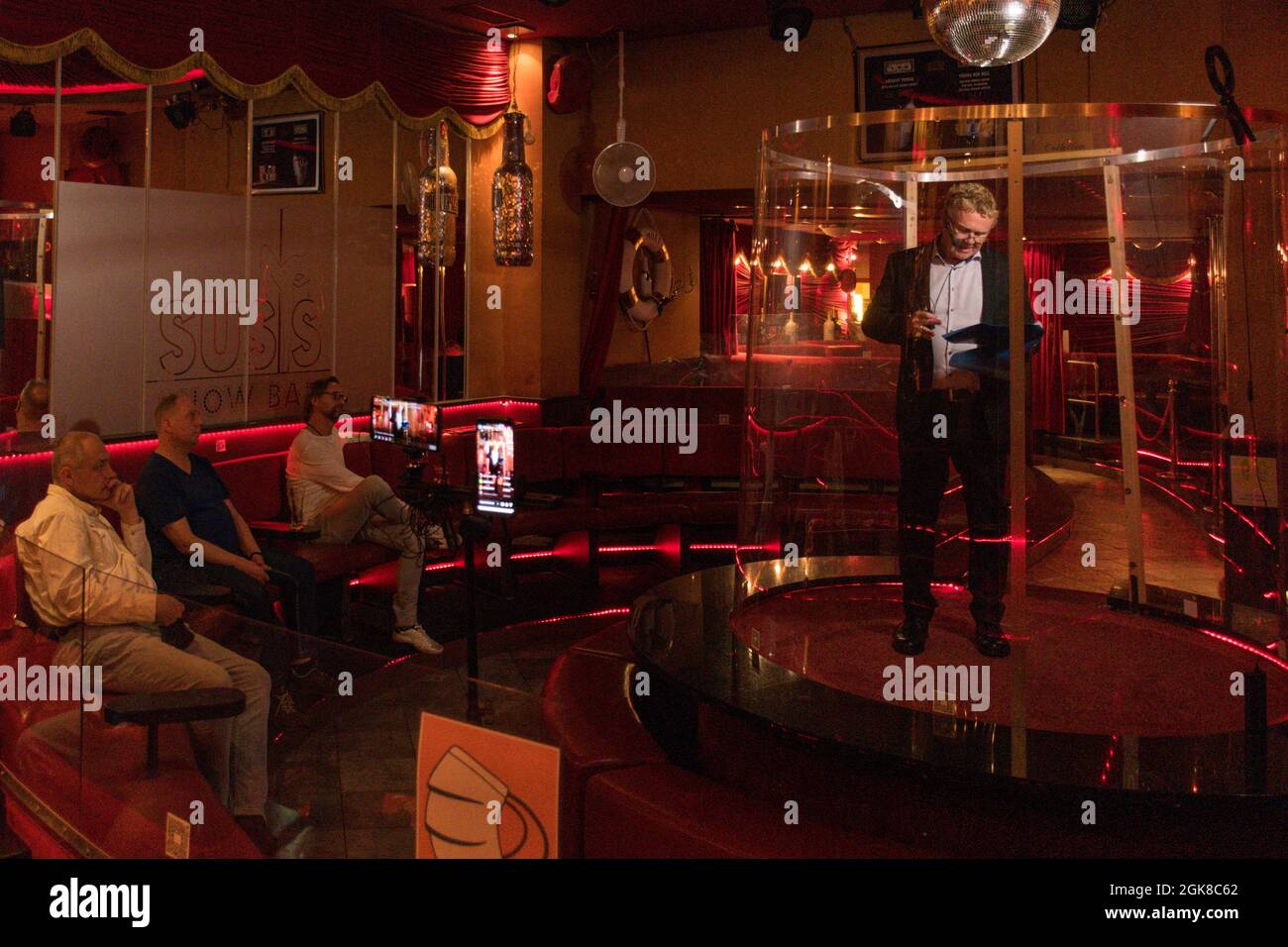 Susis show bar hi-res stock photography and images - Alamy