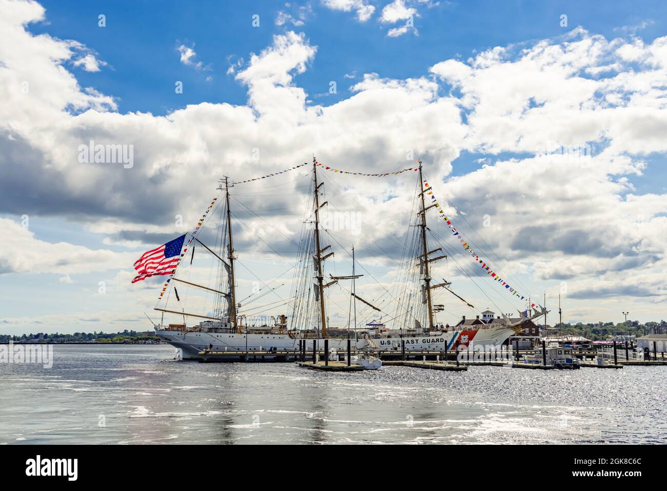 Us eagle ship hi-res stock photography and images - Alamy