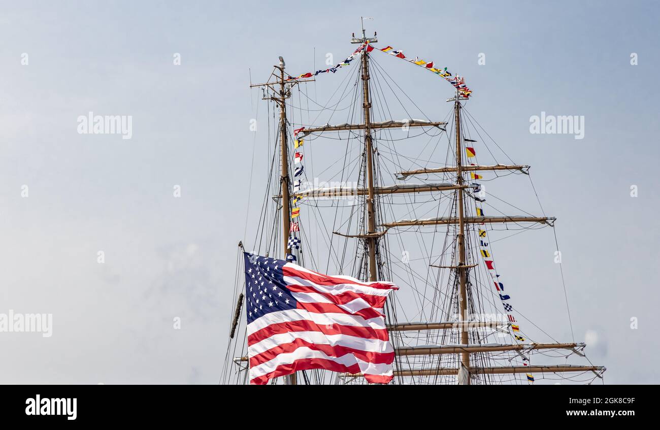 Uscgc training vessel hi-res stock photography and images - Alamy