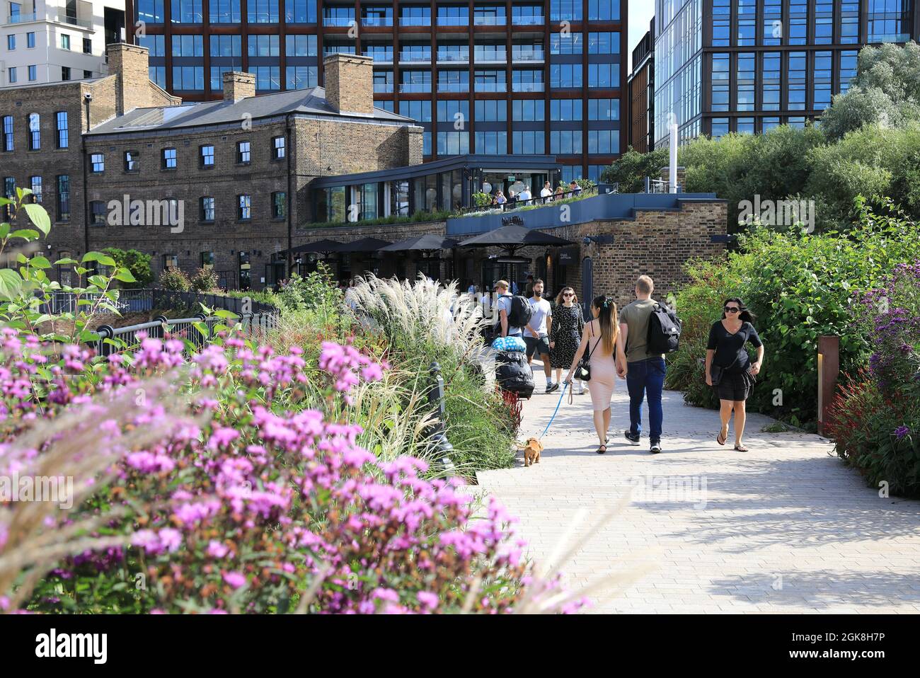 Walking on pretty Bagley Walk, with modern office blocks on Goods Way ...