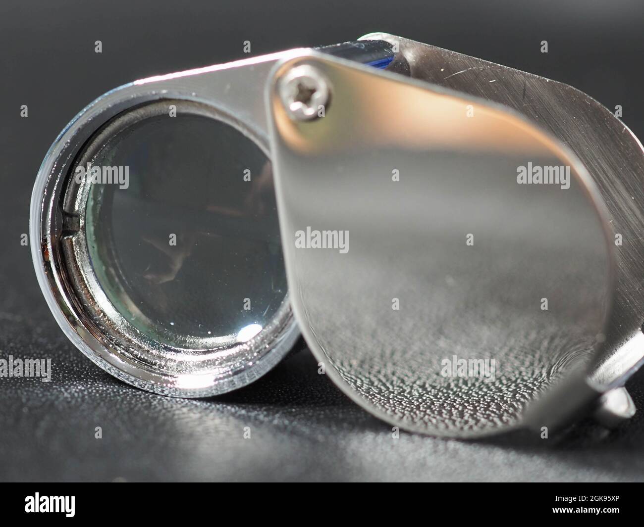 Inspecting jewelry hi-res stock photography and images - Alamy