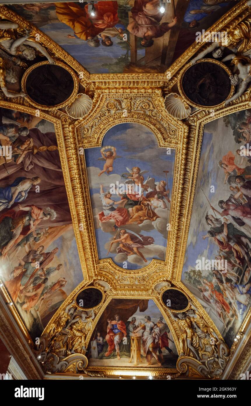 Louvre interior design hi-res stock photography and images - Alamy