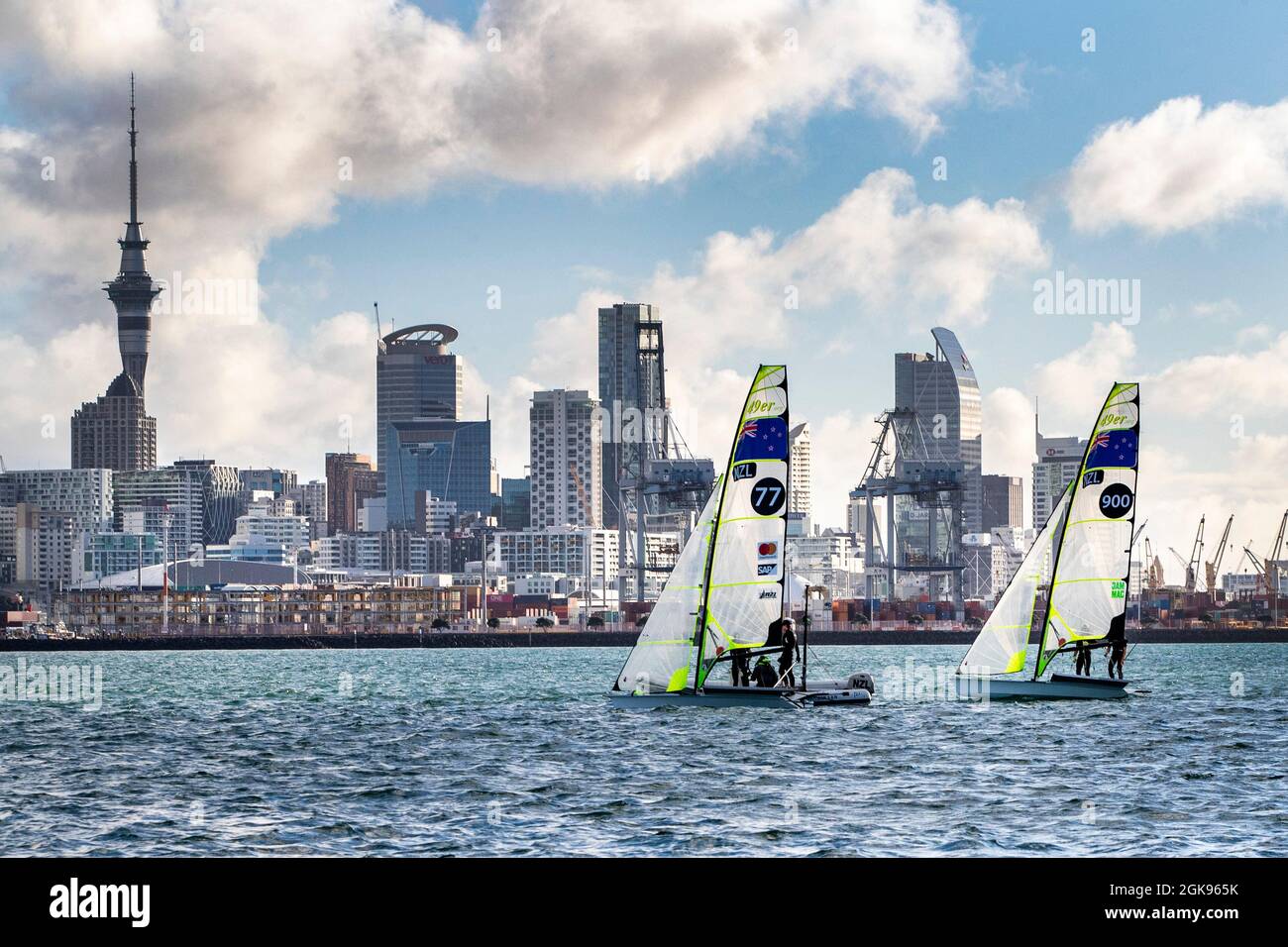 Sailing yachts on Auckland Harbour Stock Photo - Alamy