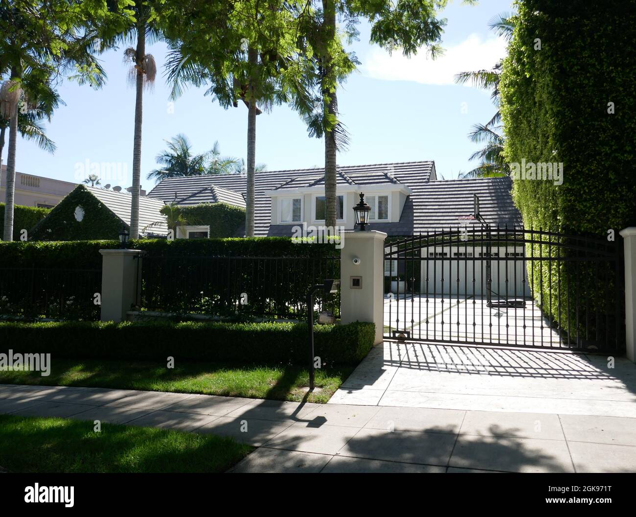 Isabel Sanford Grave