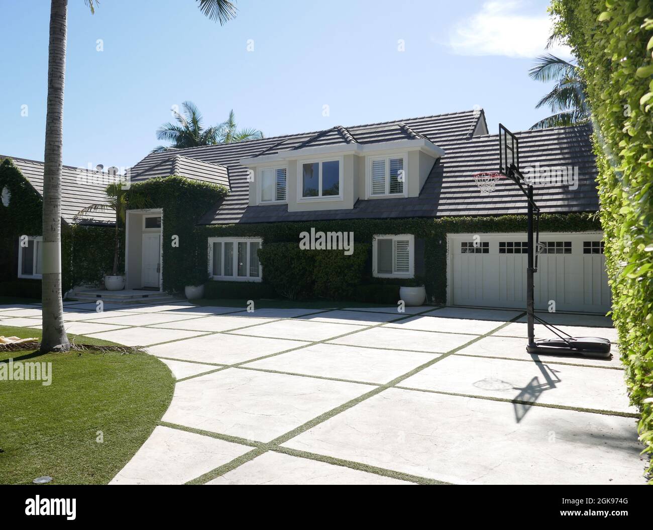 Isabel Sanford Grave