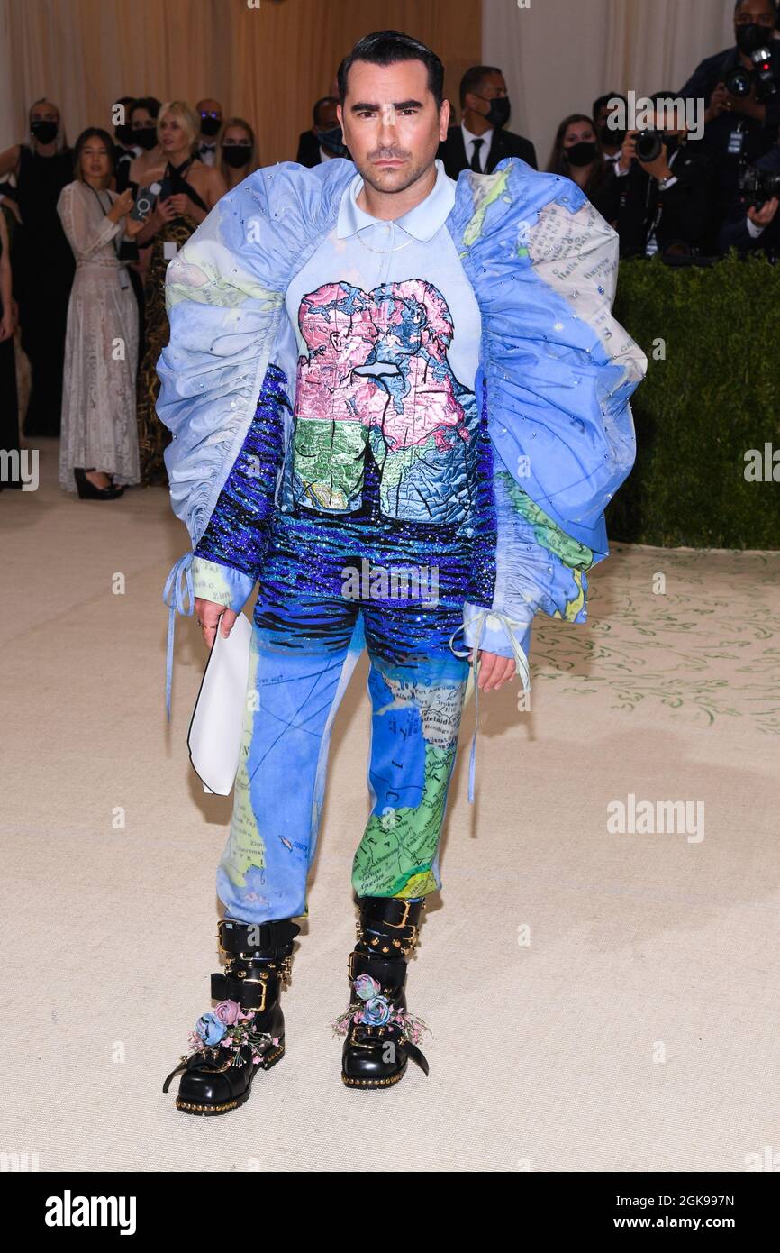 New York, USA. 13th Sep, 2021. Dan Levy walking on the red carpet at ...