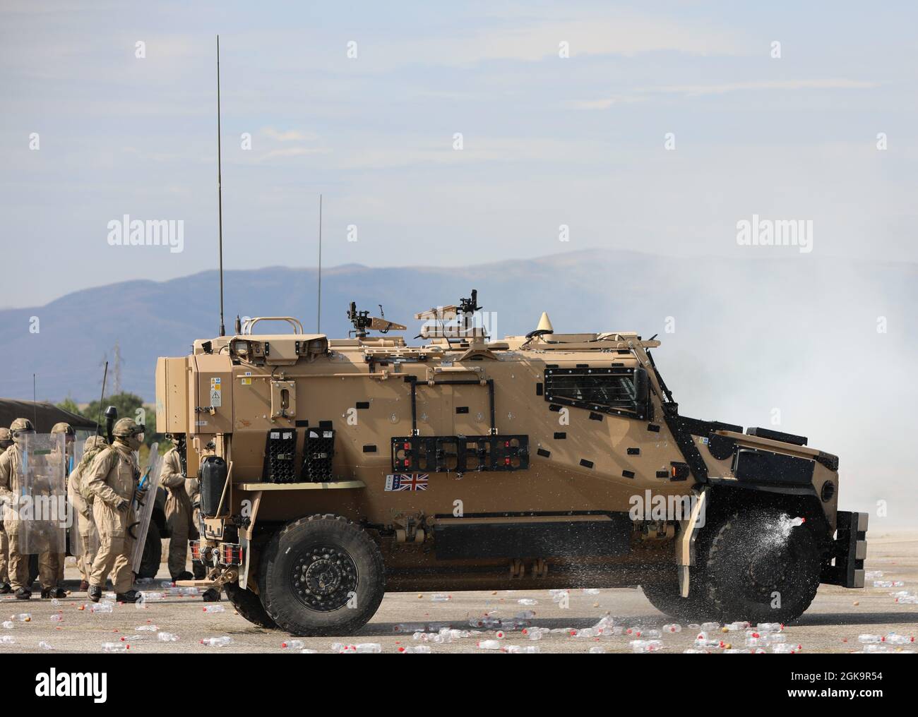 British army vehicle foxhound hi-res stock photography and images - Alamy