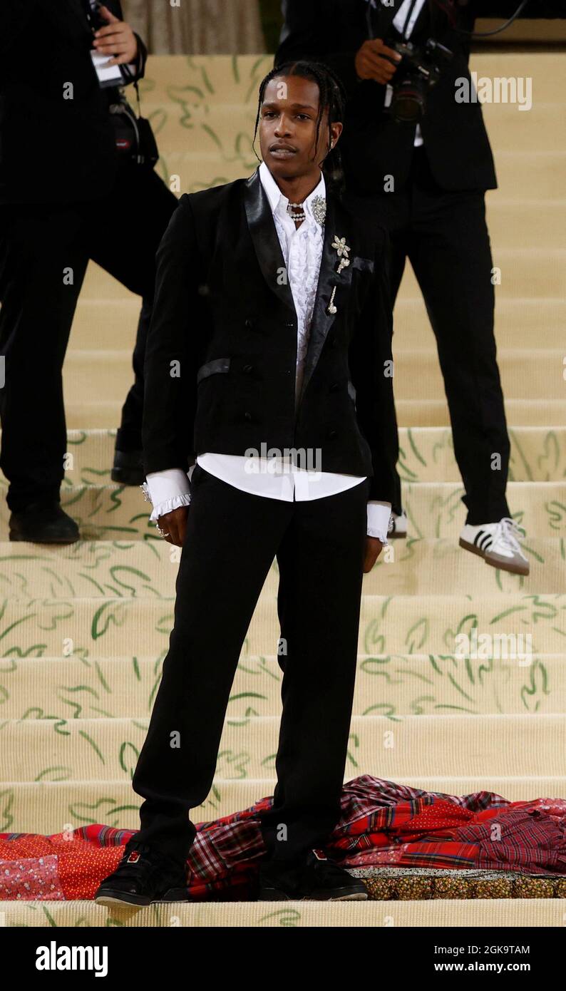 Gala asap hi-res stock photography and images - Alamy