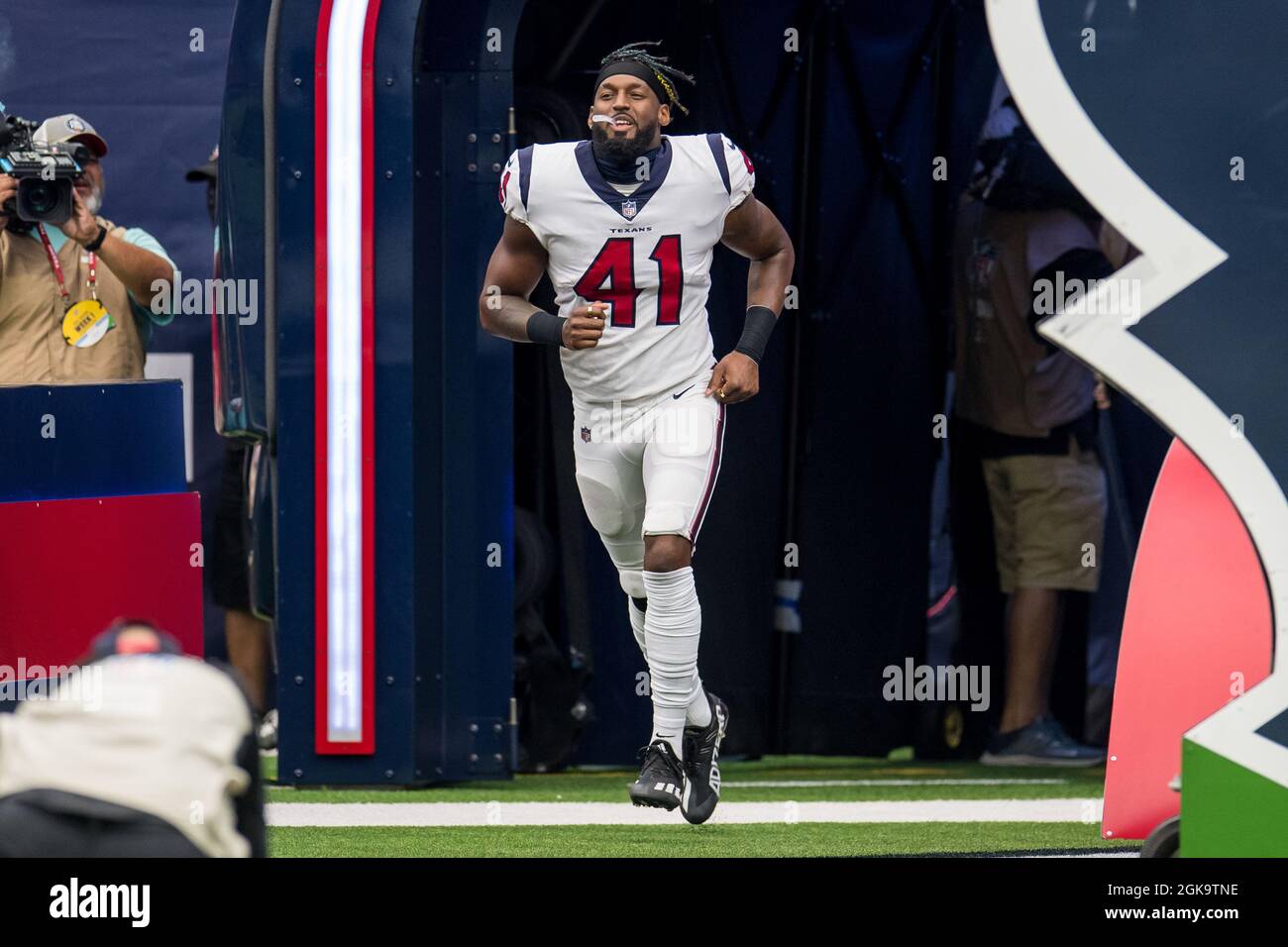 Houston, TX, USA. 12th Sep, 2021. Houston Texans inside linebacker Zach ...