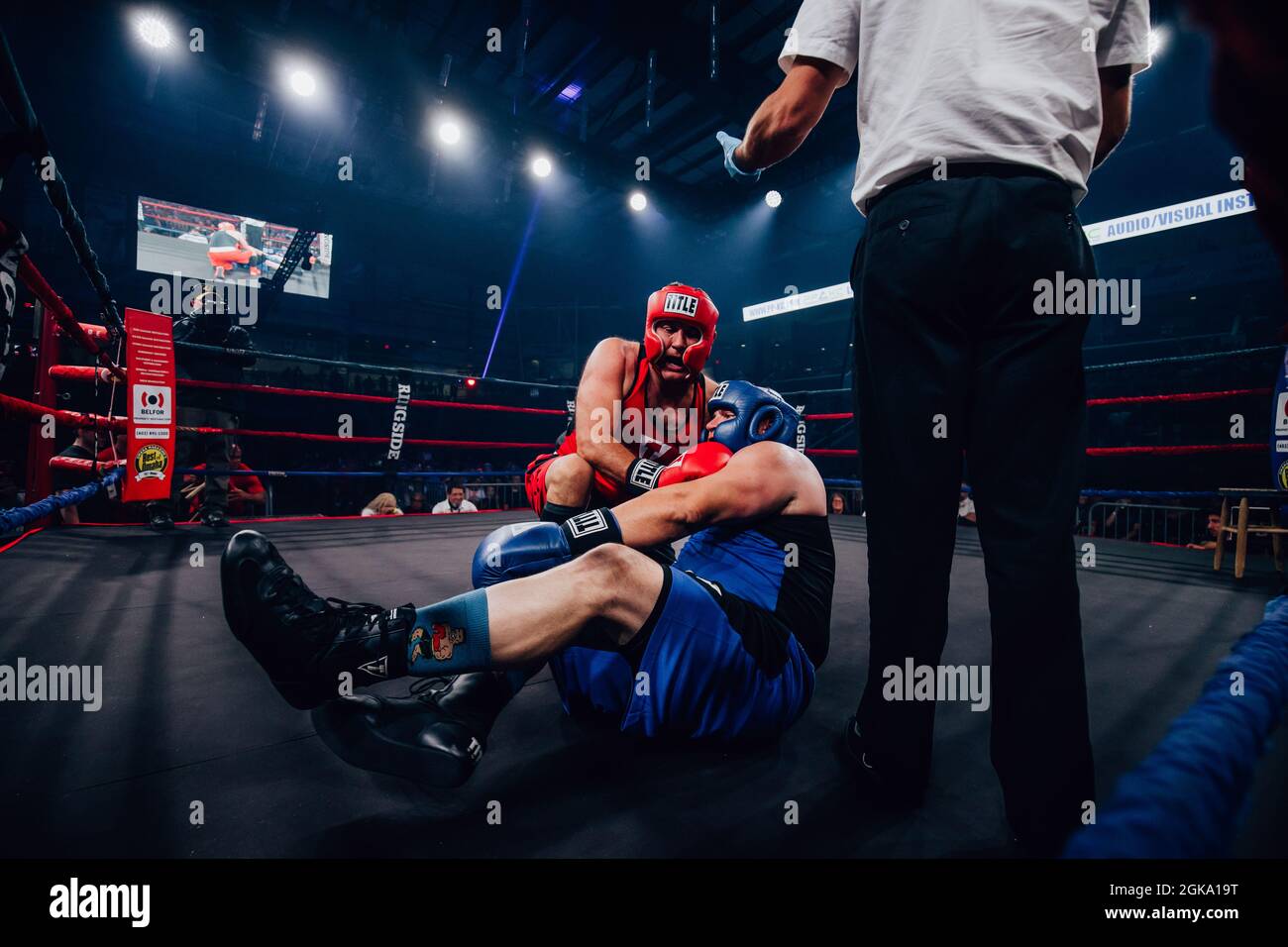 Guns 'N Hoses Charity Boxing Between Omaha Police and Firefighters ...