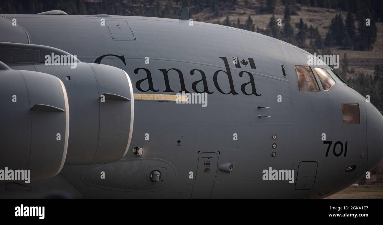 RCAF Cargo plane Stock Photo - Alamy