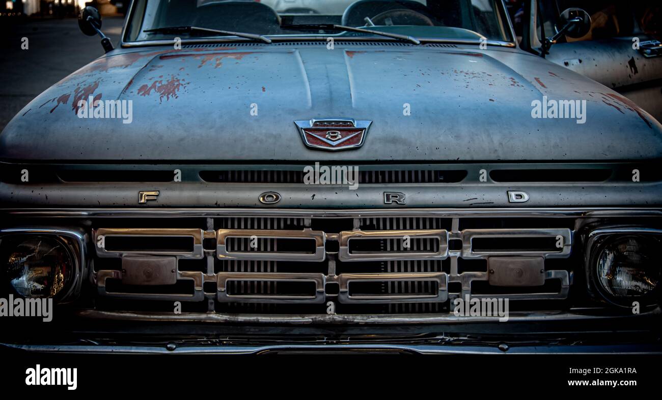 Ford 100 hi-res stock photography and images - Alamy