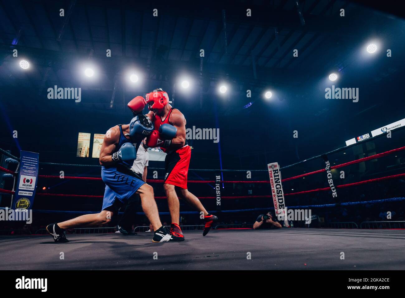 Guns 'N Hoses Charity Boxing Between Omaha Police and Firefighters ...