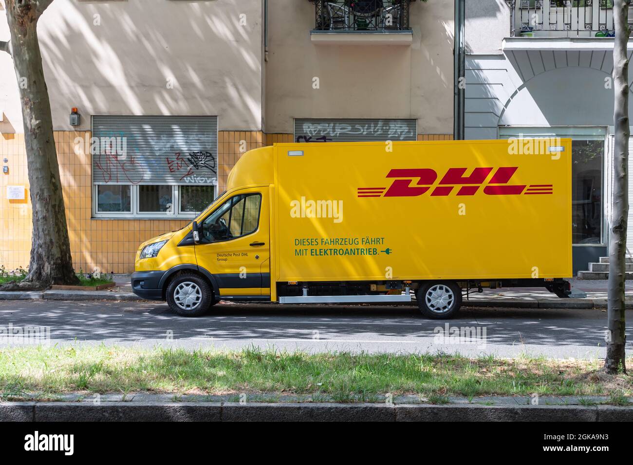 Dhl electric vehicle hi-res stock photography and images - Alamy