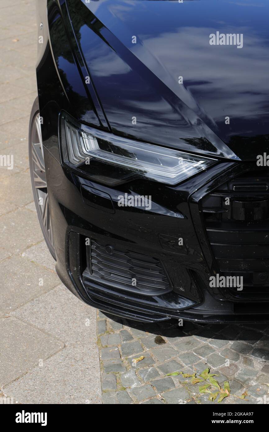 Daytime running lights hi-res stock photography and images - Alamy