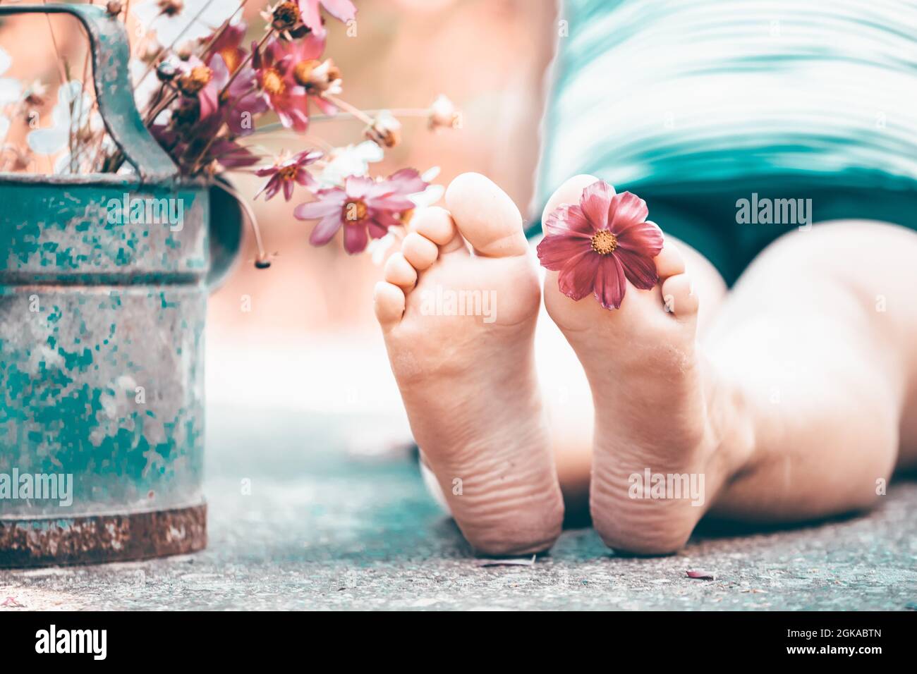 Flowers in toes hi-res stock photography and images - Alamy