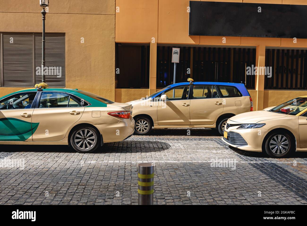 Traffic signs in dubai hi-res stock photography and images - Alamy