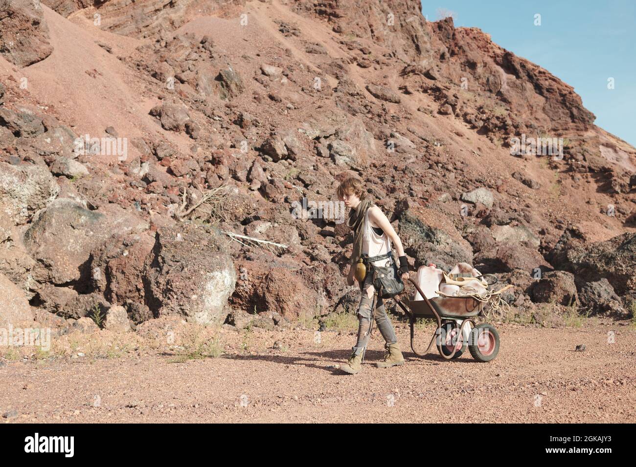 Carrying sand and stone hi-res stock photography and images - Alamy