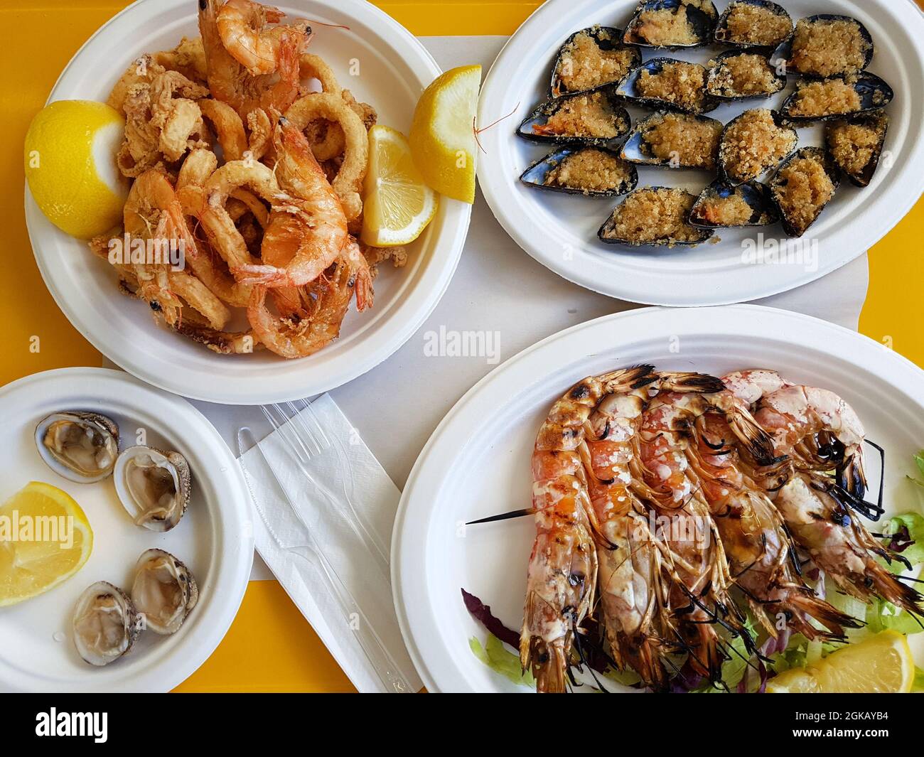 Shellfish assortment hi-res stock photography and images - Alamy