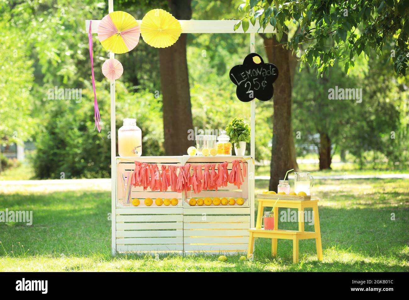 Wooden lemonade stand in park Stock Photo - Alamy Wooden lemonade stand in park Stock Photo - Alamy