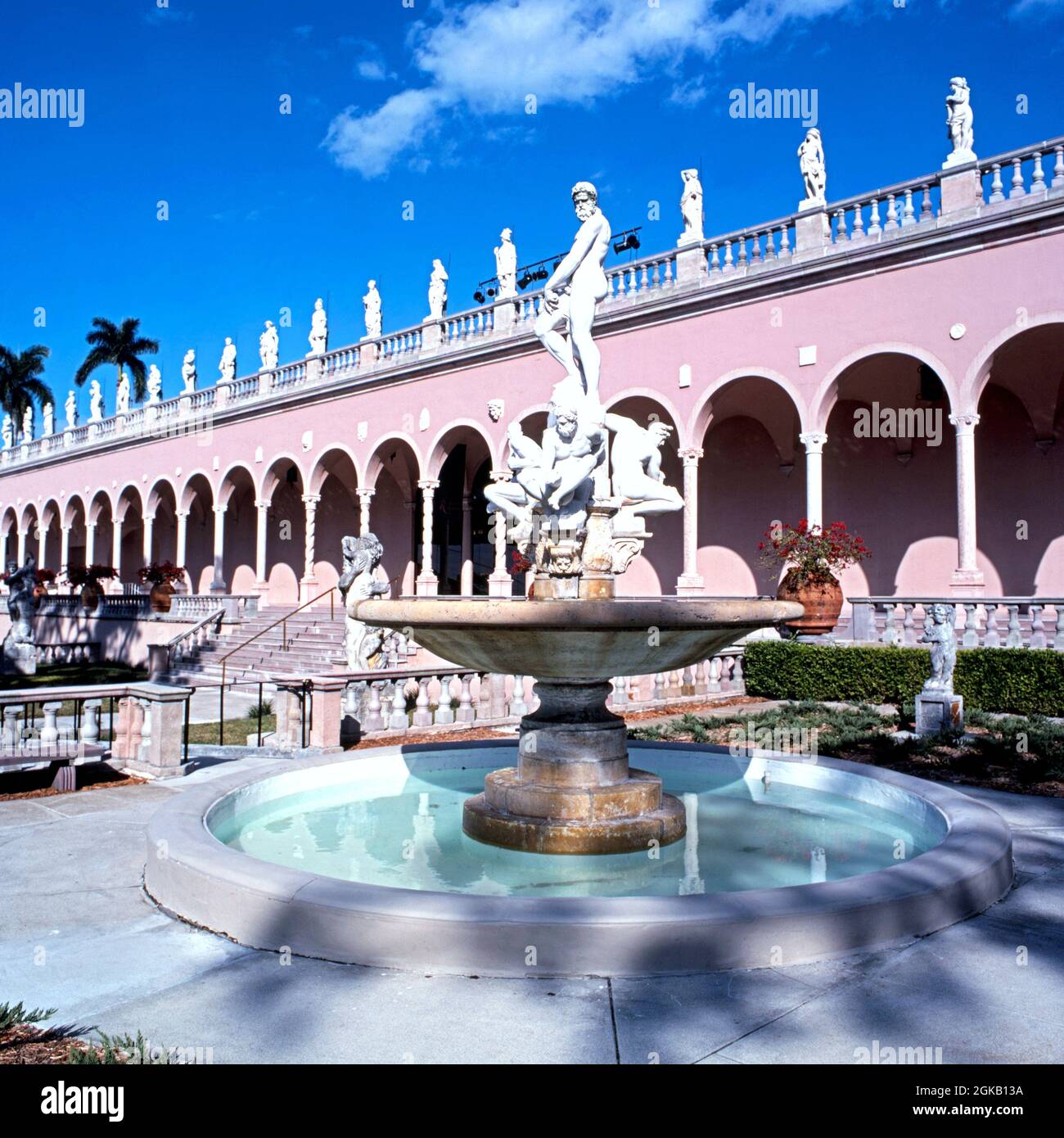 Fountain in courtyard at the Ringling Art Museum, Sarasota, Florida ...