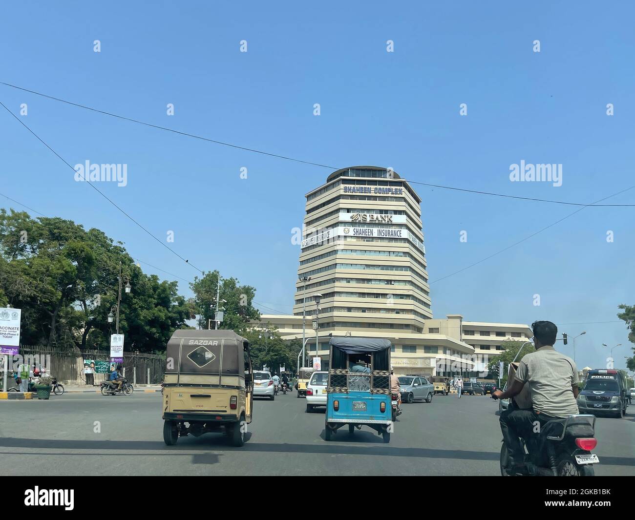 Shaheen Complex I I Chunrigar Road Karachi Stock Photo - Alamy