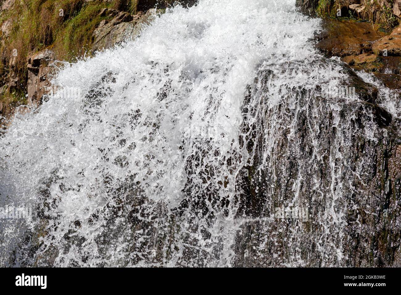 High water flow waterfall hi-res stock photography and images - Alamy