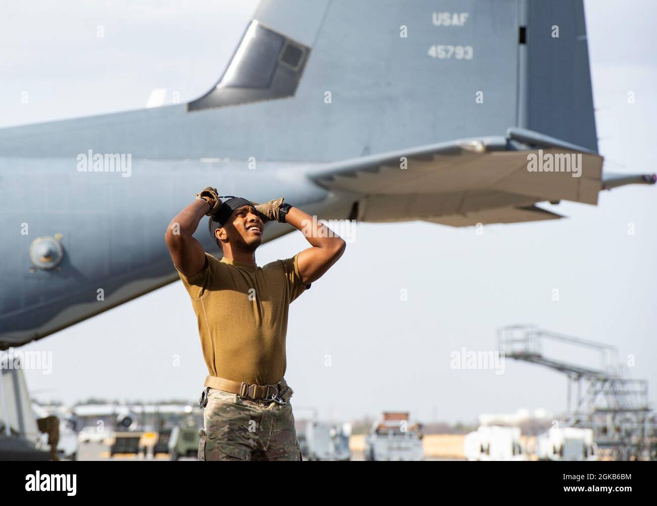 Tech. Sgt. Eric Wellman, 1st Special Operations Squadron loadmaster ...