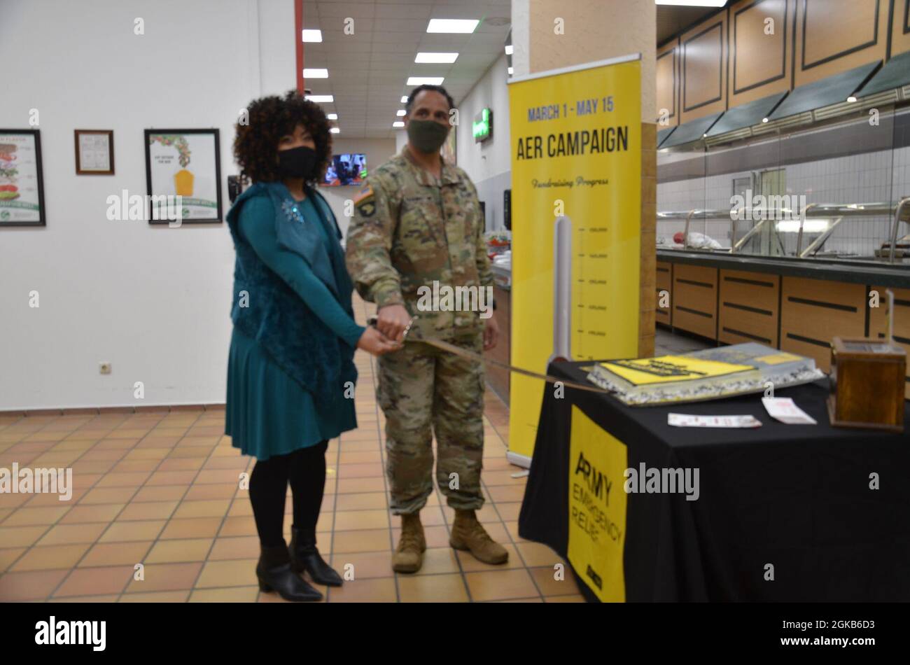 Mario cake hi-res stock photography and images - Alamy