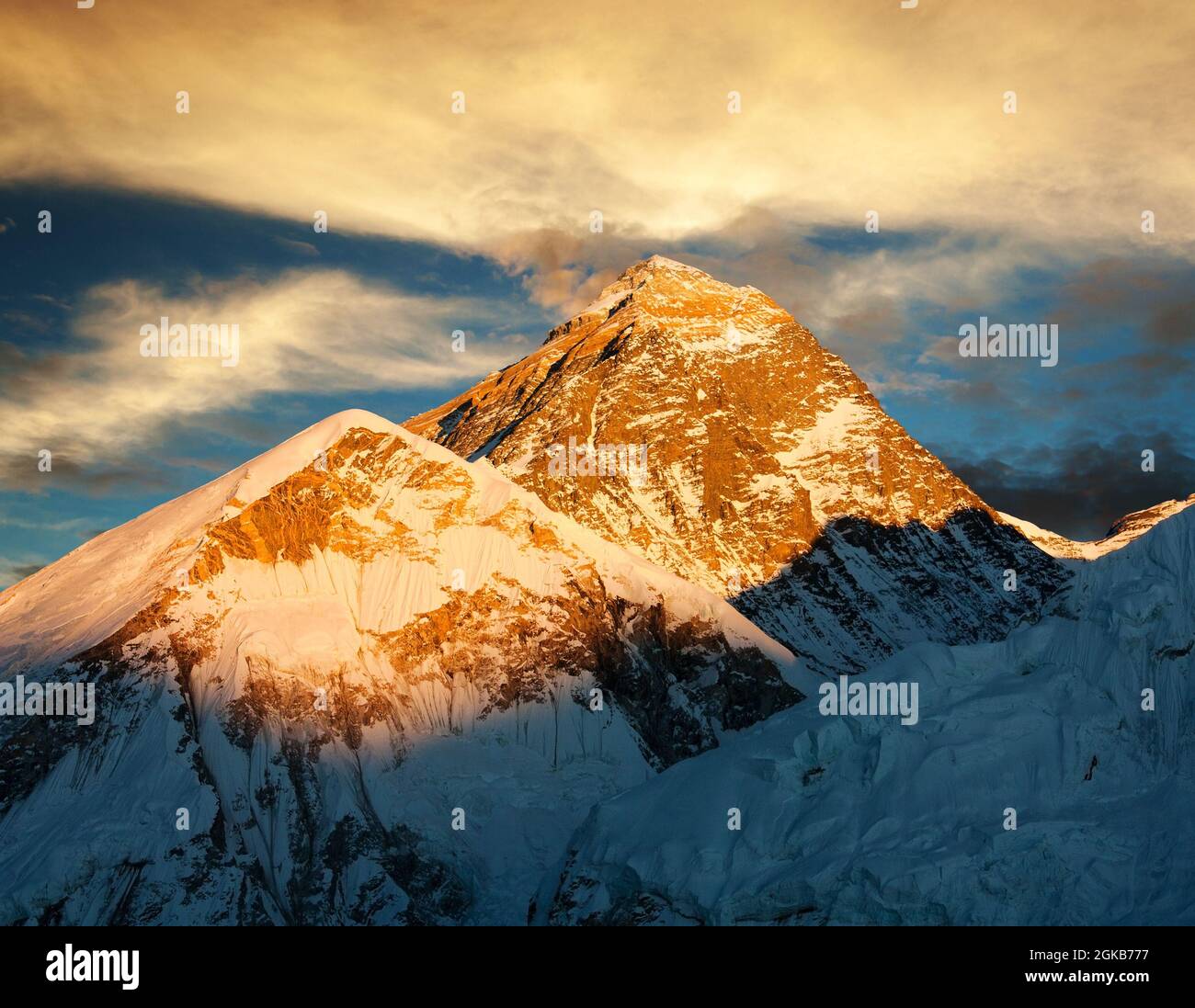 Evening view of Everest from Kala Patthar - trek to Everest base camp ...