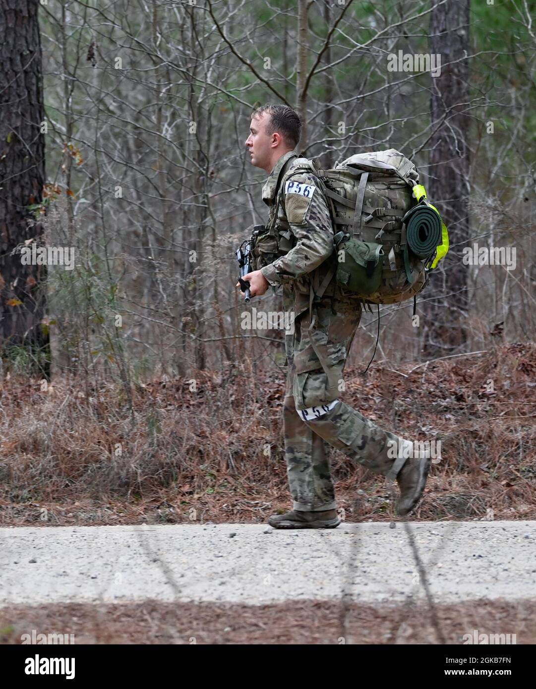 A Soldier assigned to the U.S. Army John F. Kennedy Special Warfare ...