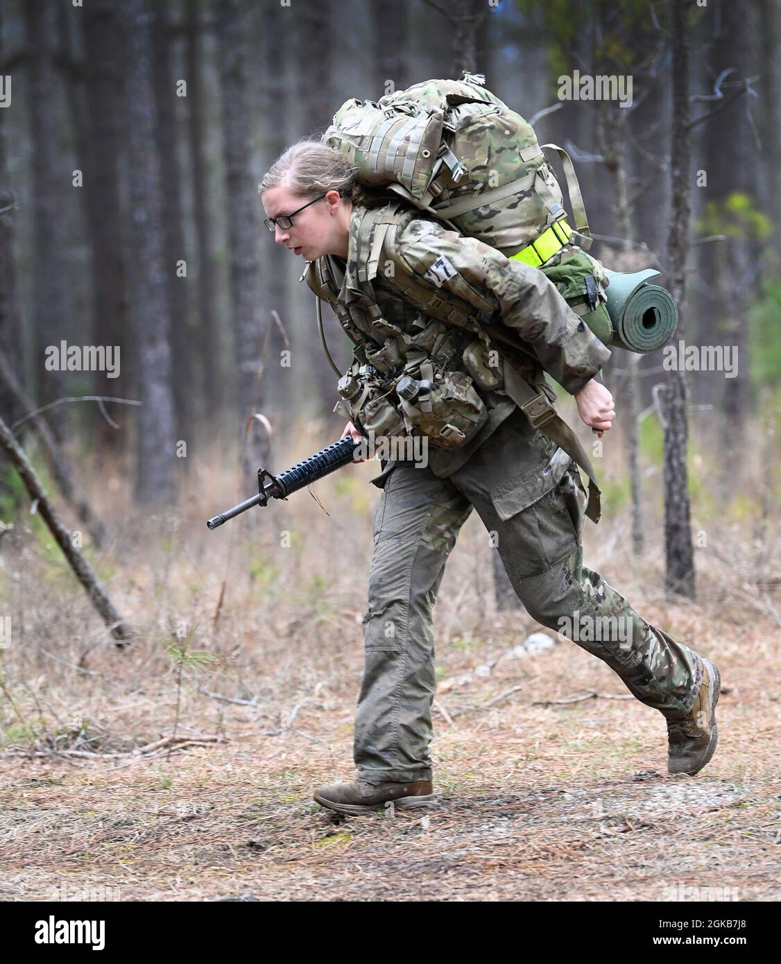 A Soldier assigned to the U.S. Army John F. Kennedy Special Warfare ...