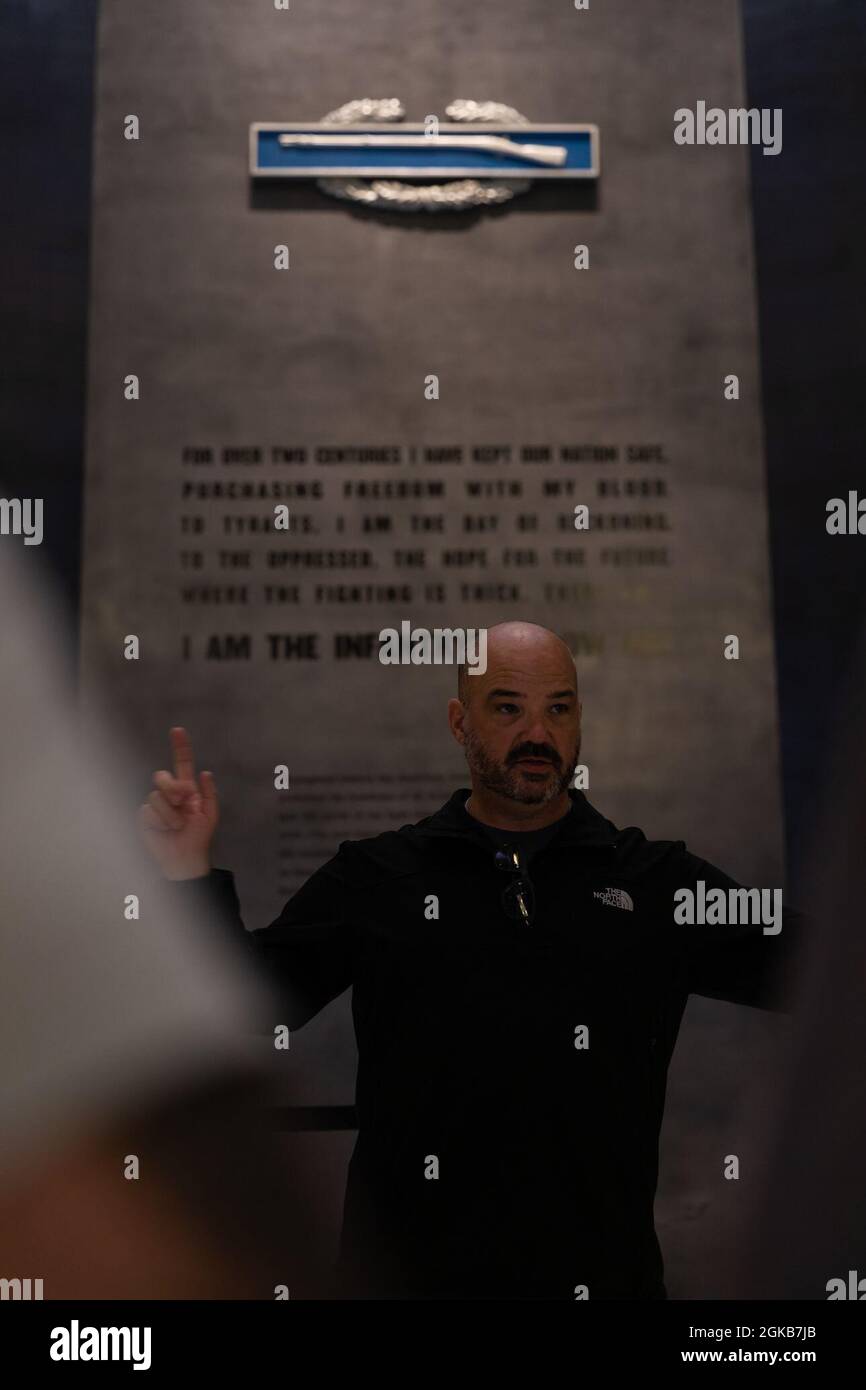 82nd Airborne Division Best Ranger Competition teams get a private tour ...