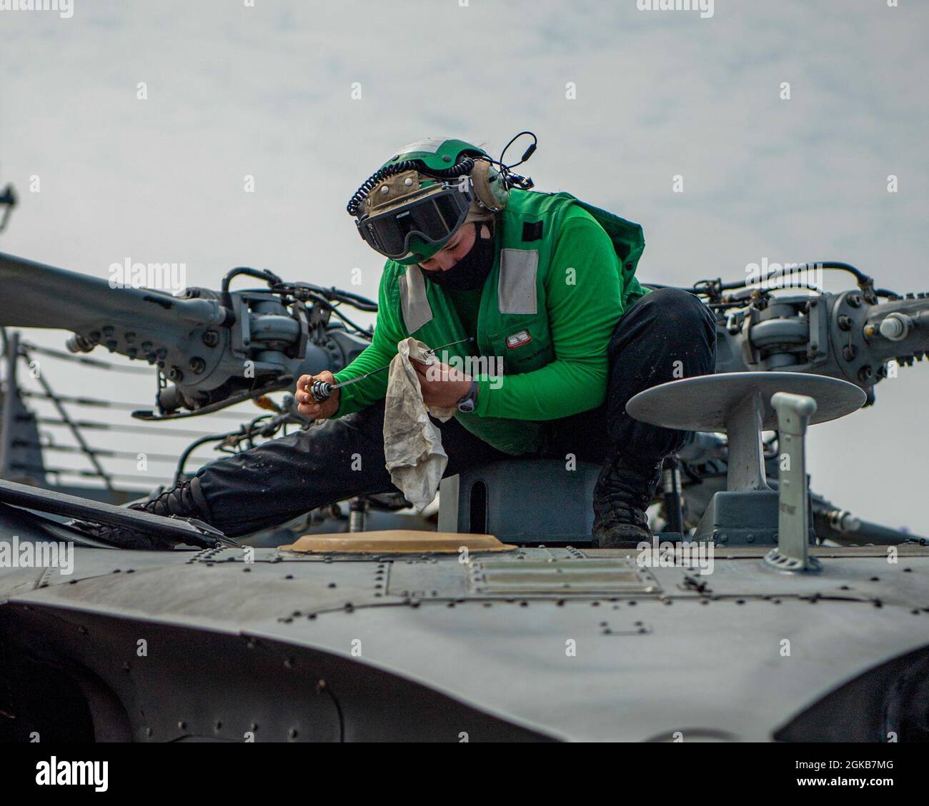 PACIFIC OCEAN (March 1, 2021) U.S. Navy Naval Air Crewman (Helicopter ...