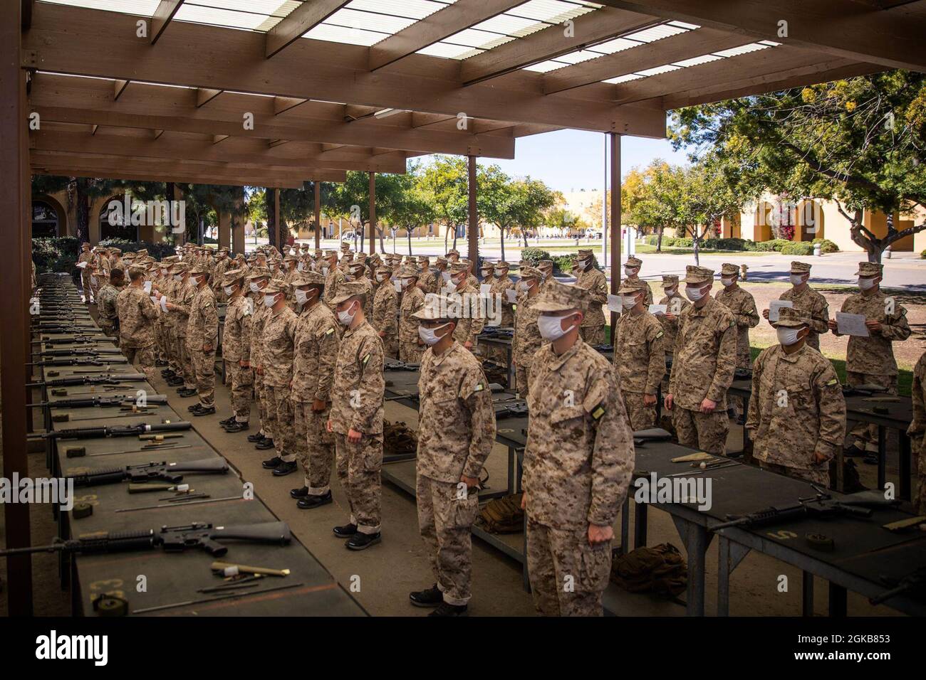 Recruits with Echo Company, 2nd Recruit Training Battalion, receive ...