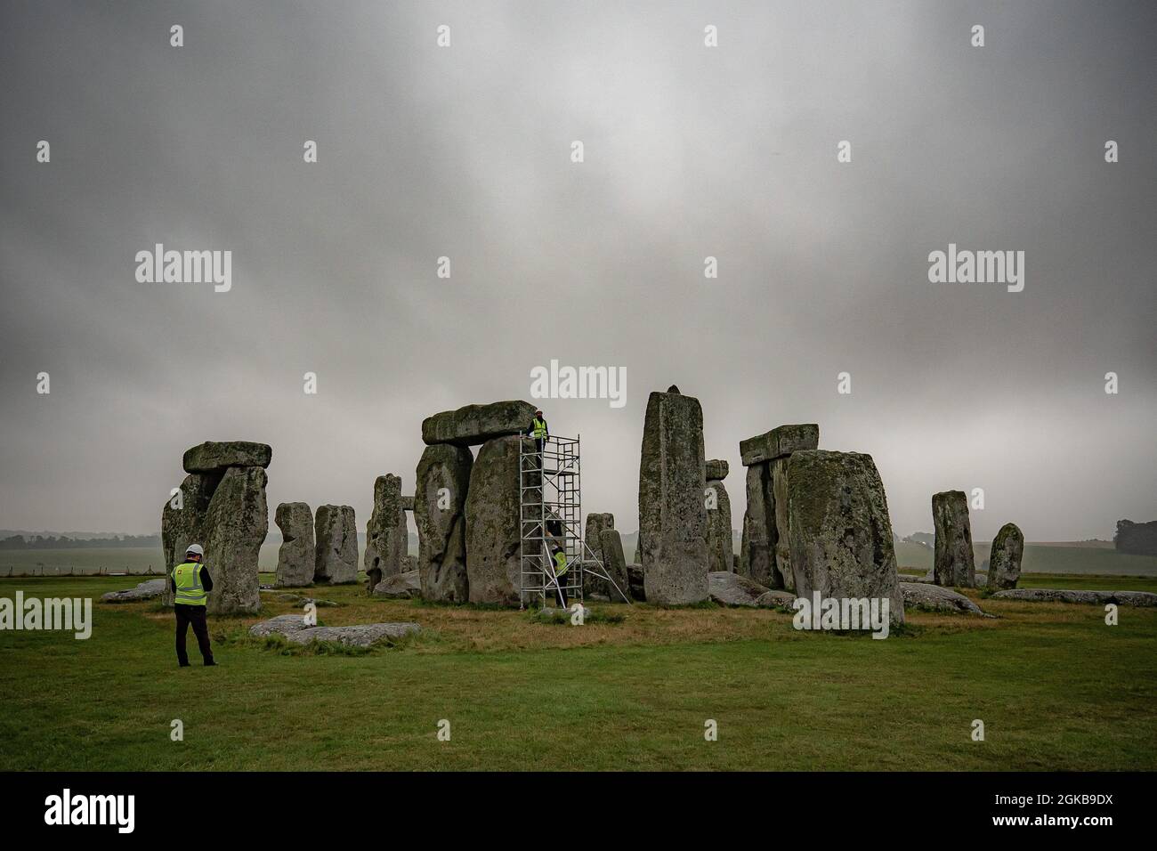 Stonehenge repair hi-res stock photography and images - Alamy
